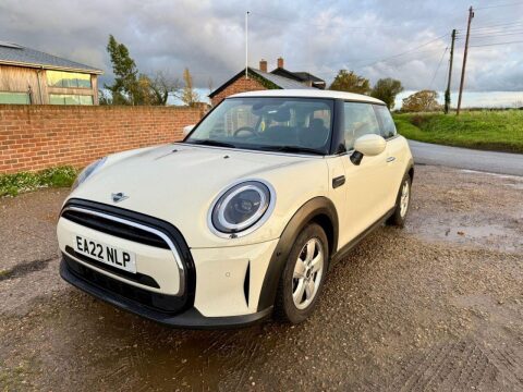 Used 2022 Mini Hatch 1.5 One Classic Hatchback 3dr Petrol Steptronic ...