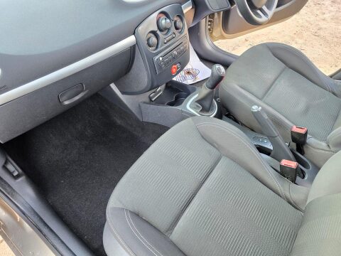 Used 2010 Renault Clio 1.2 Dynamique TomTom Hatchback 5dr Petrol Manual ...