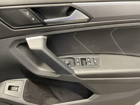 Used 2020 Volkswagen Tiguan 2.0 TDI R-Line Tech SUV 5dr Diesel DSG Euro ...