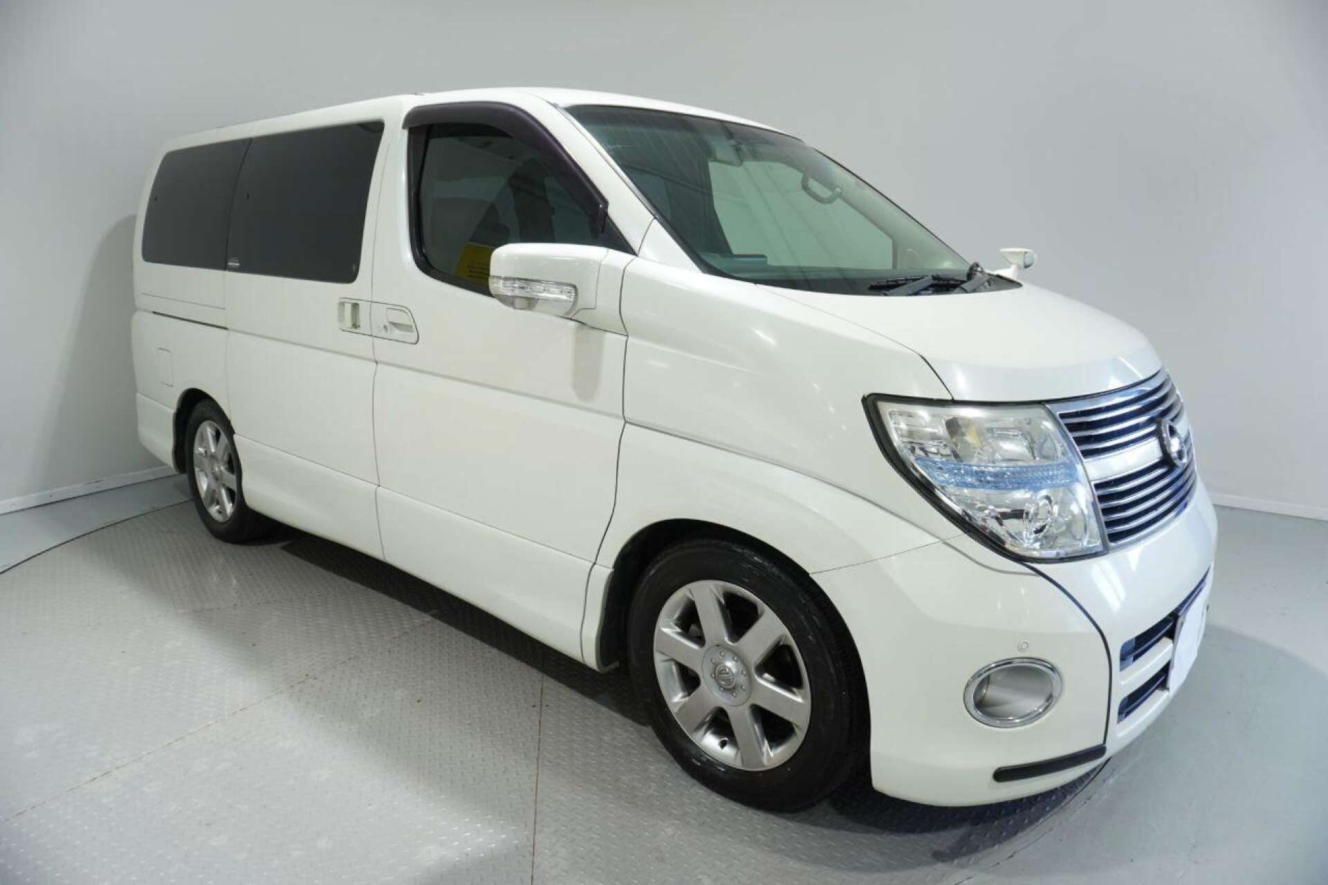 Used 2025 Nissan Elgrand E51 AUTO for sale | GK Motors Ltd