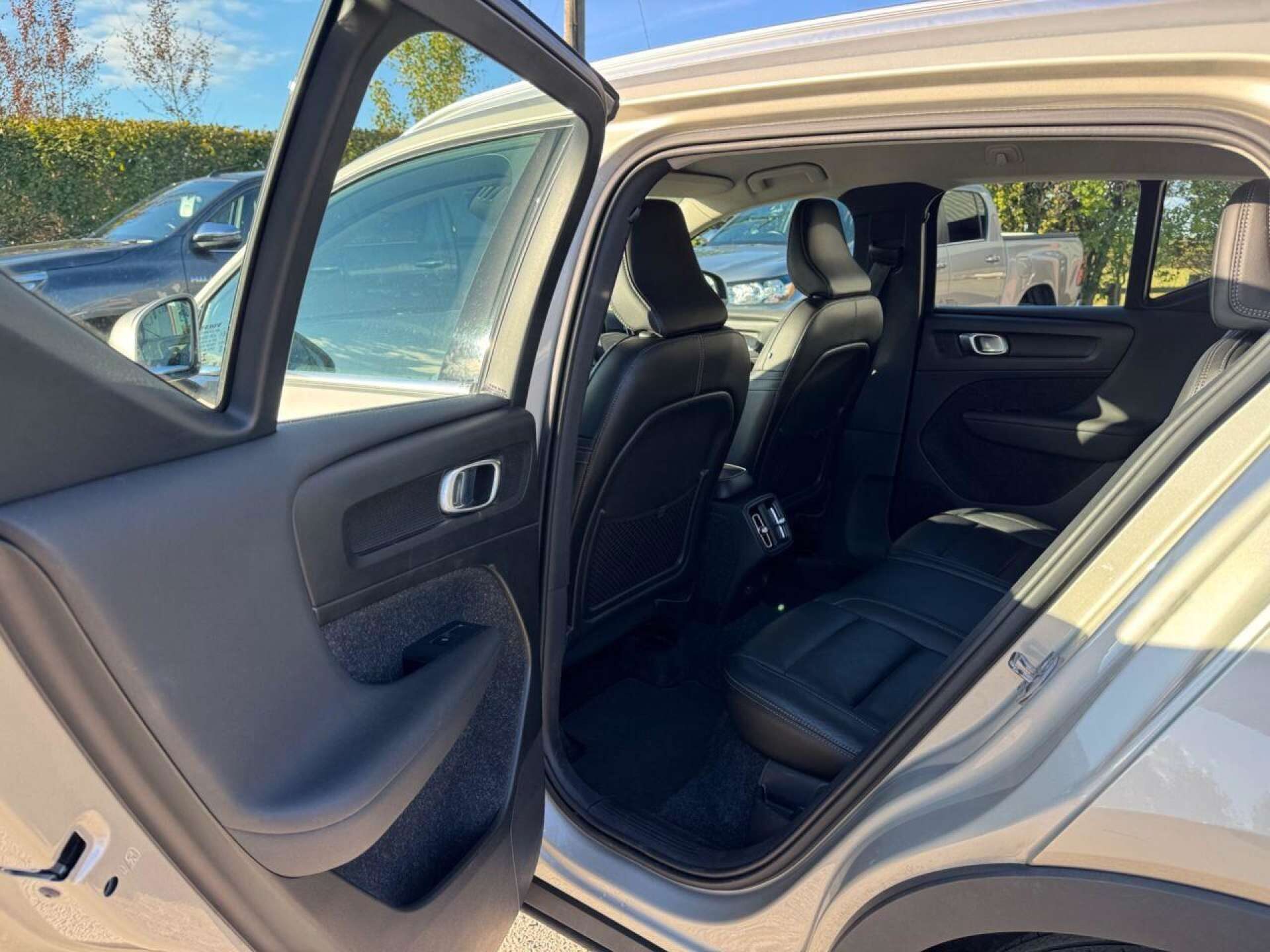 Used 2019 Volvo XC40 2.0 D3 Inscription SUV 5dr Diesel Auto AWD Euro 6 ...